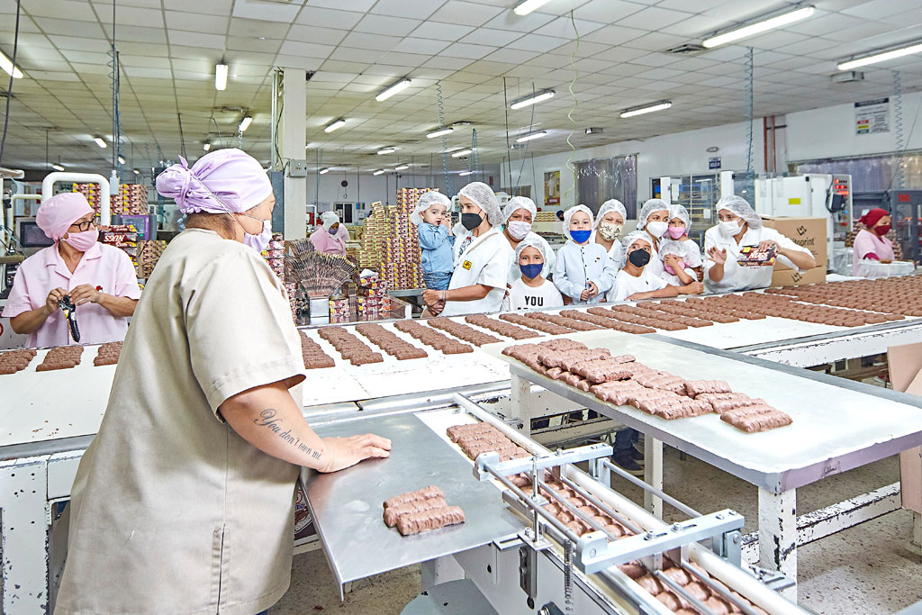 Visita a la fábrica de Dulces de la Rosa – elnorte