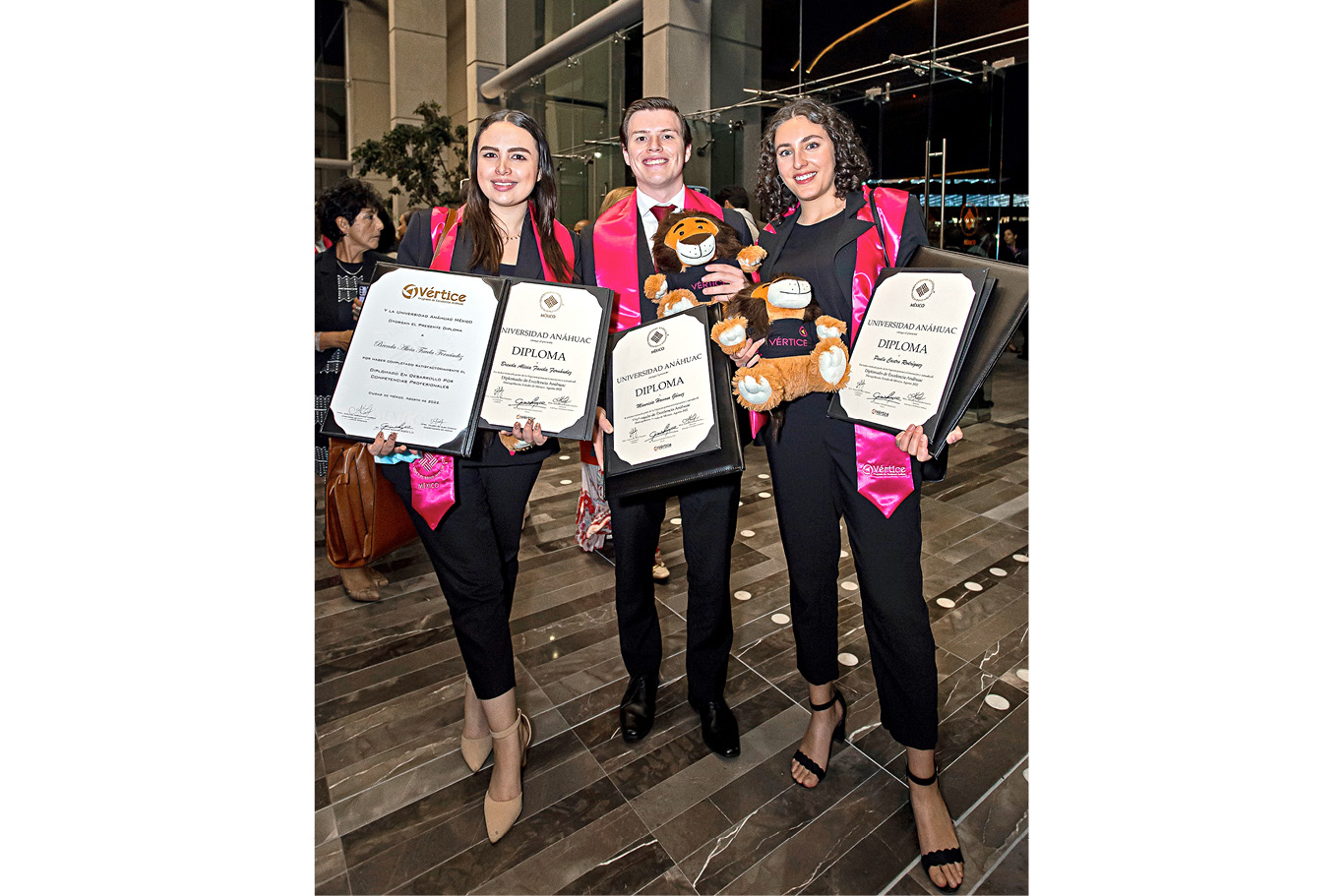 Alumnos del Programa de Liderazgo y Excelencia de la Universidad ...