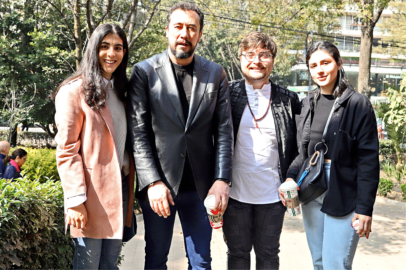 Francisco Diego y su escultura Te Vas con Casi Todo Menos mis Recuerdos ...