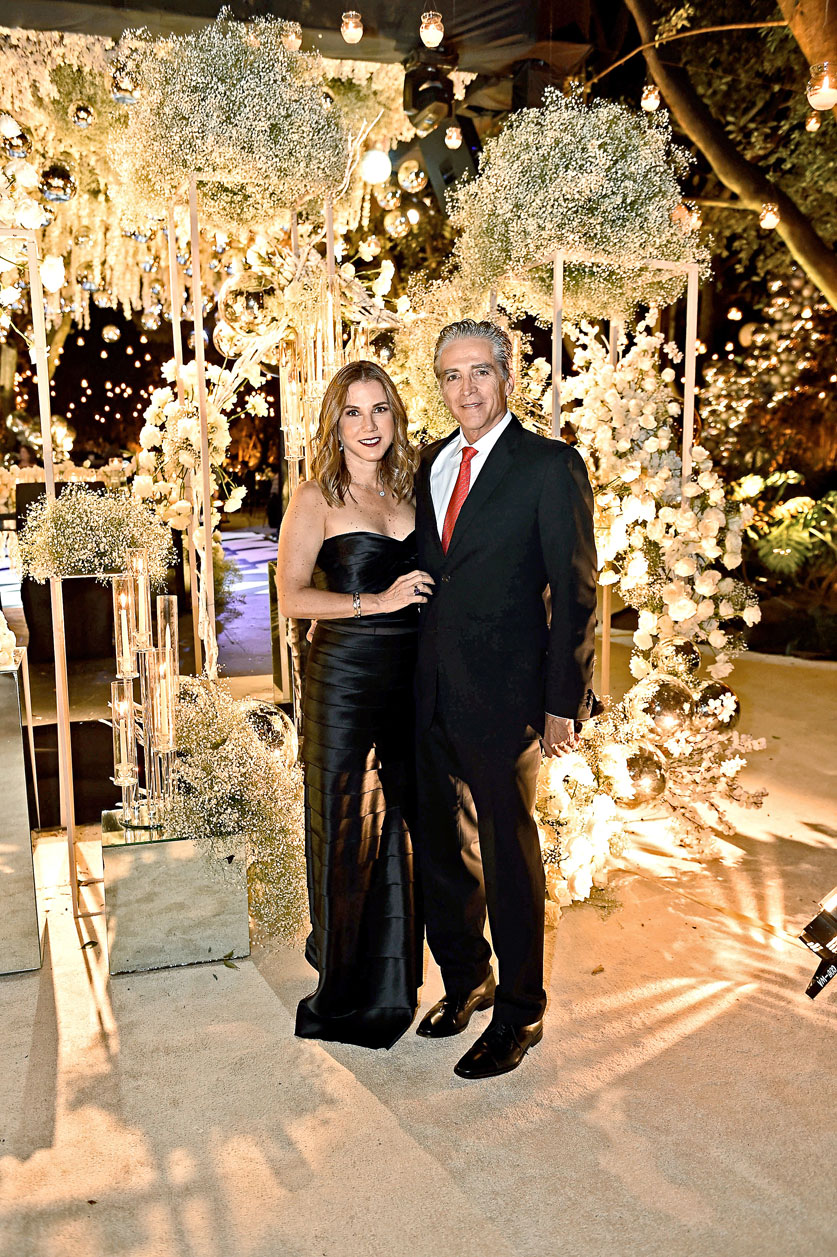 Licia Aceves y Juan Carlos del Toro se casan por la Iglesia – elnorte