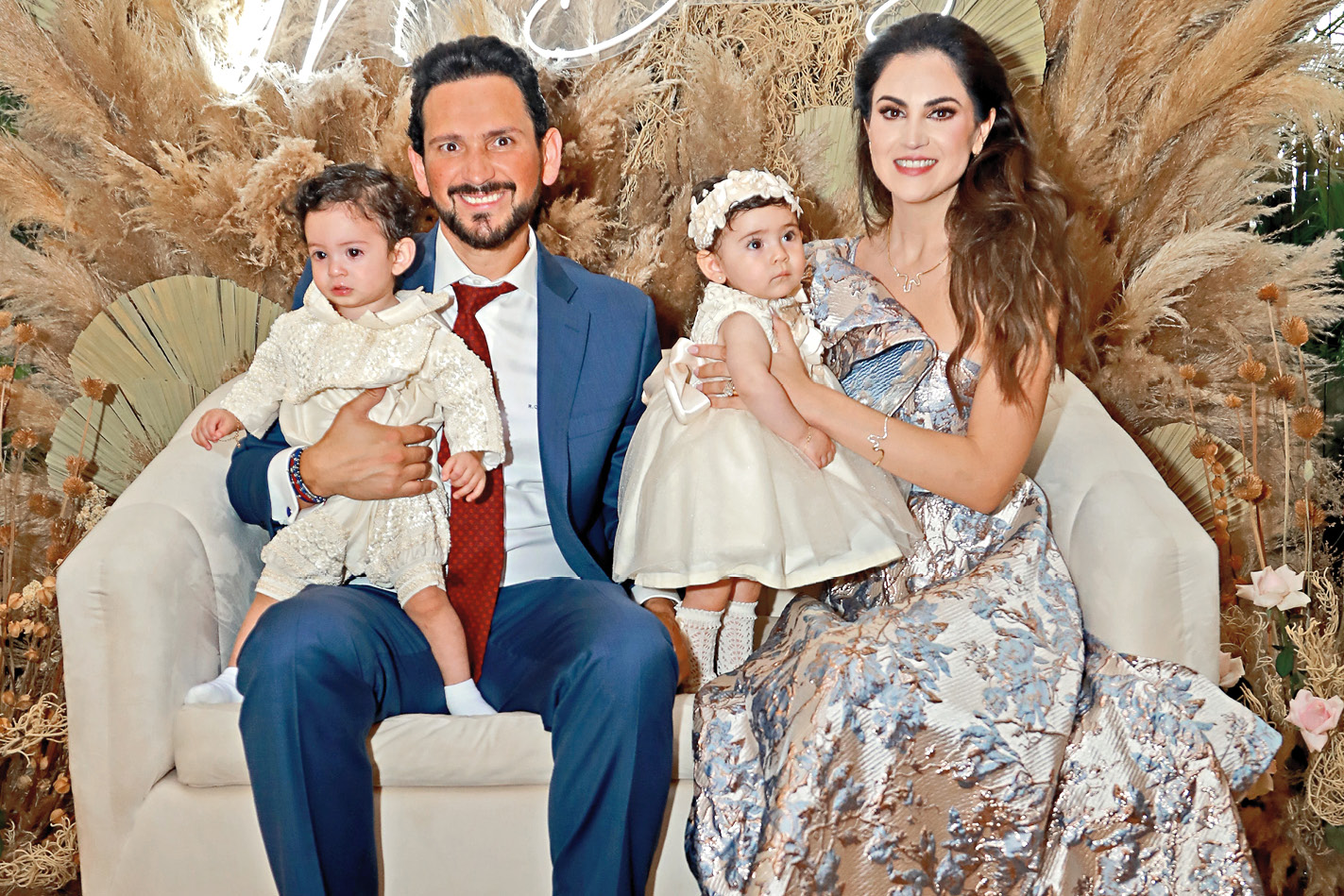 Greys Bejjani y Roberto Cantoral bautizan a sus mellizos