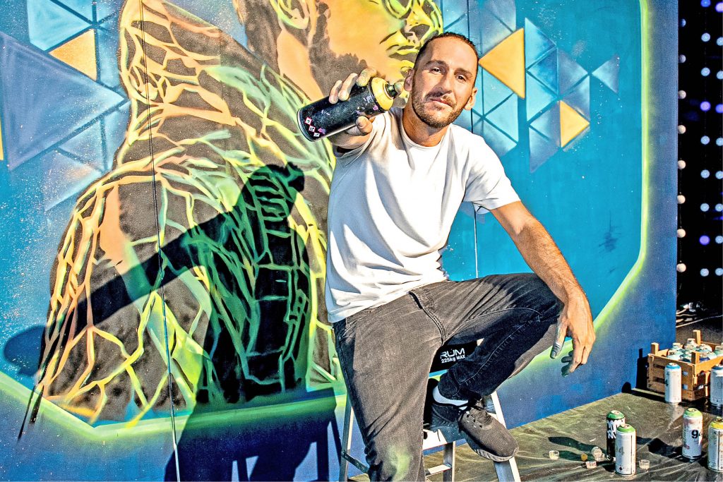 Directivos de BMW presentan por primera vez el modelo XM, considerado ...