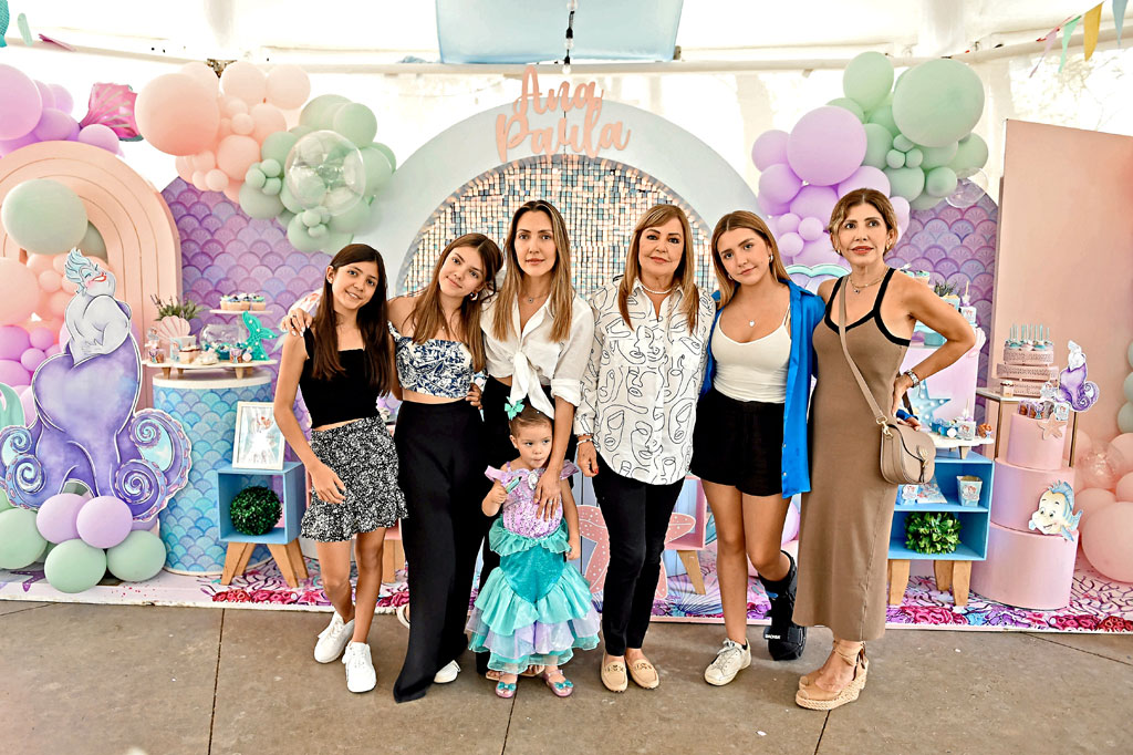 Piñata de Ana Paula Álvarez Valencia – elnorte