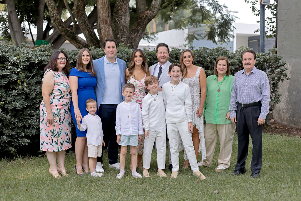 Comunión de los primitos Cortés González y Álvarez González – elnorte