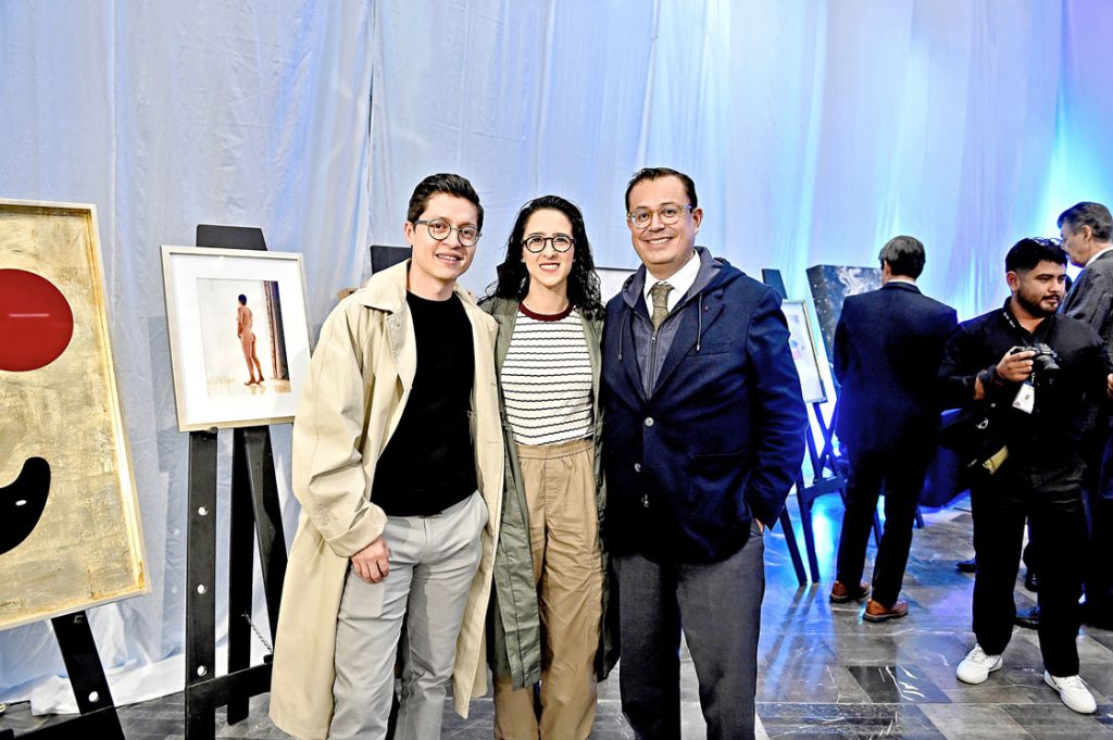 Realizan subasta para apoyar a los hijos de policías caídos – elnorte