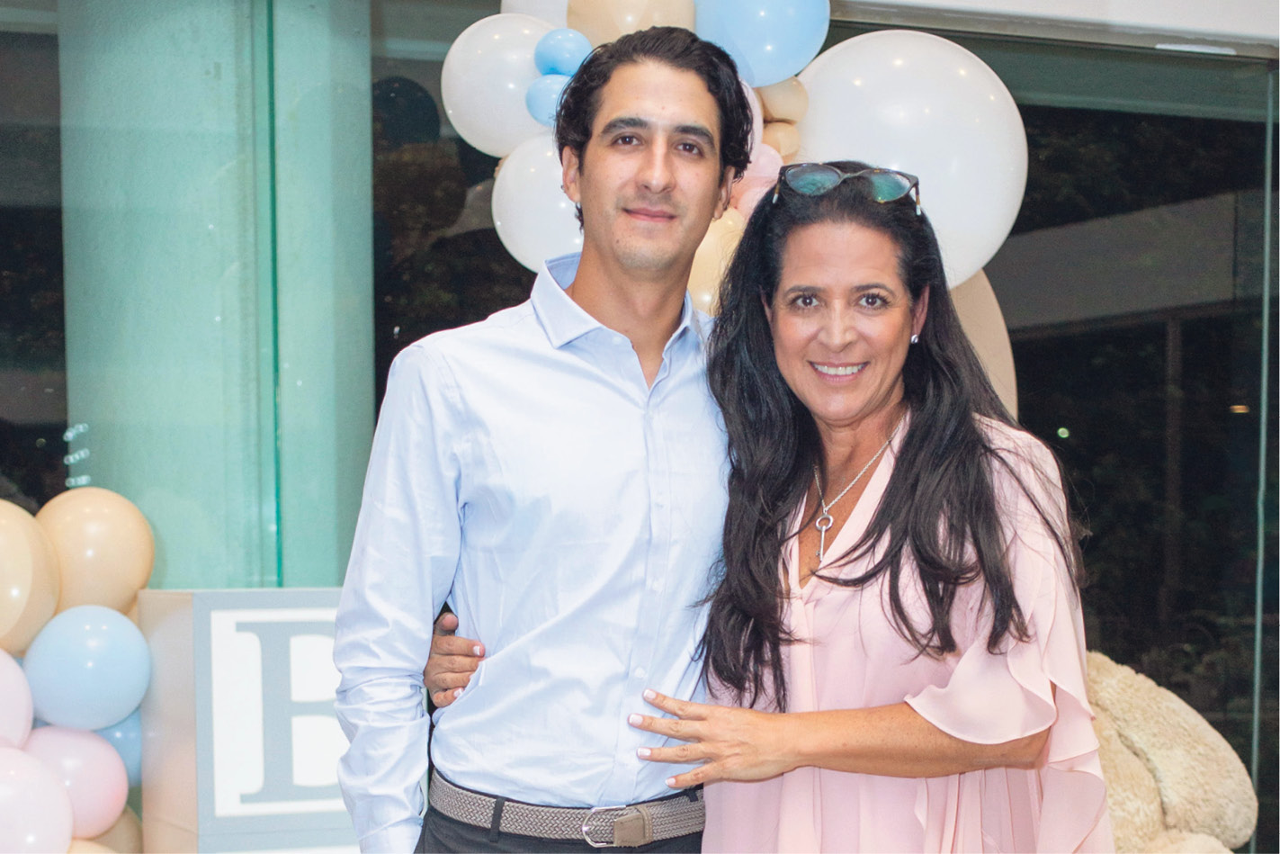 Fer de la Mora y Luis Caballero descubren, junto a sus familias, el ...