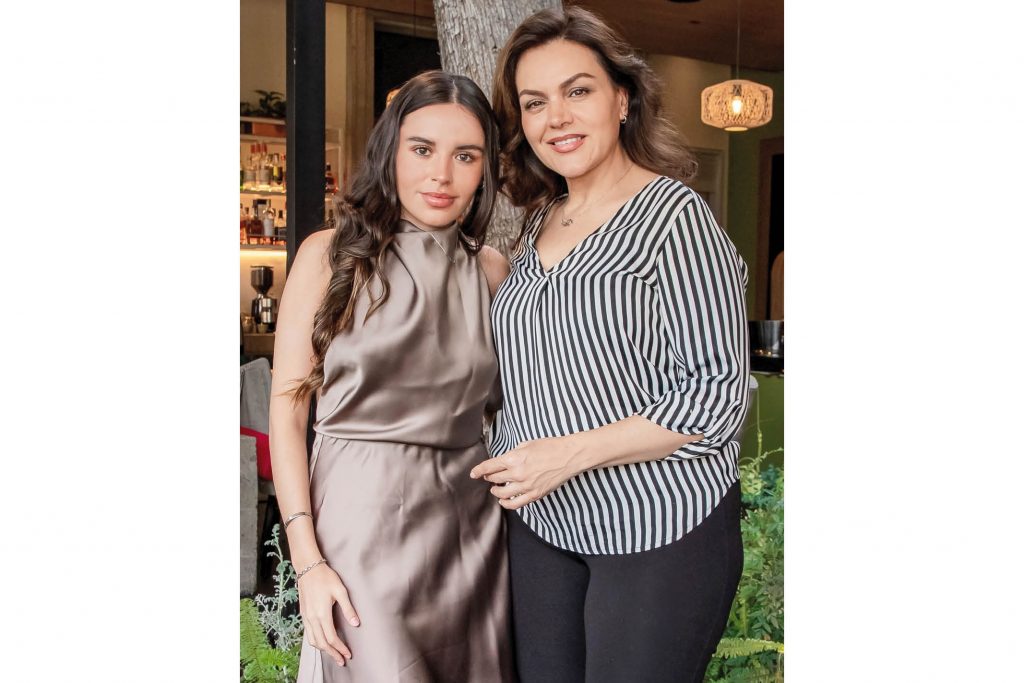 La bride to be Alexa Fares celebra, junto a amigas y familia su despedida de soltera – elnorte
