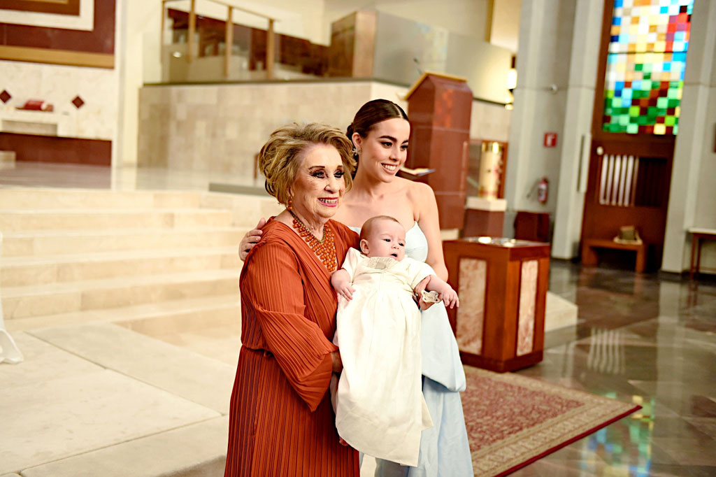 Luisa Rojo y Jorge Celis bautizan a su bebito, Cristóbal – elnorte