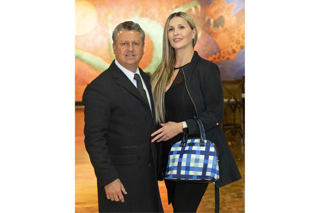 Patricia Clark recibe el premio a ‘La Mujer del Año’, de manos de su ...