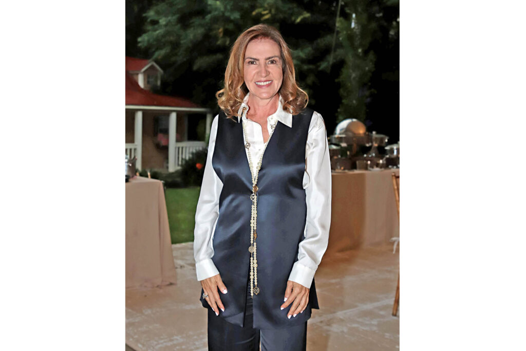 Fernanda Blanco disfruta de una despedida de soltera con familiares y ...